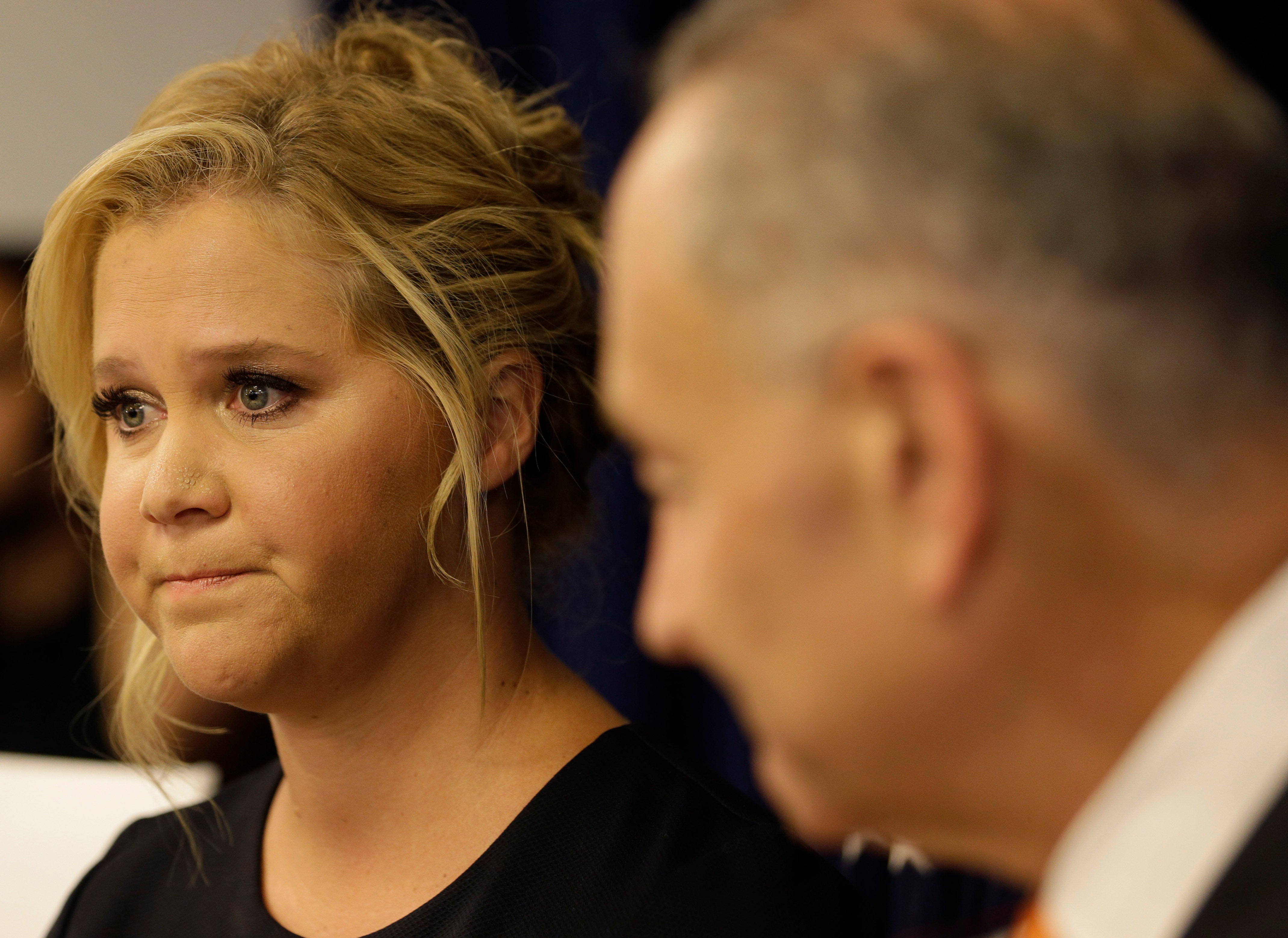 Amy Schumer, Sen. Chuck Schumer call for tighter gun control - CBS News