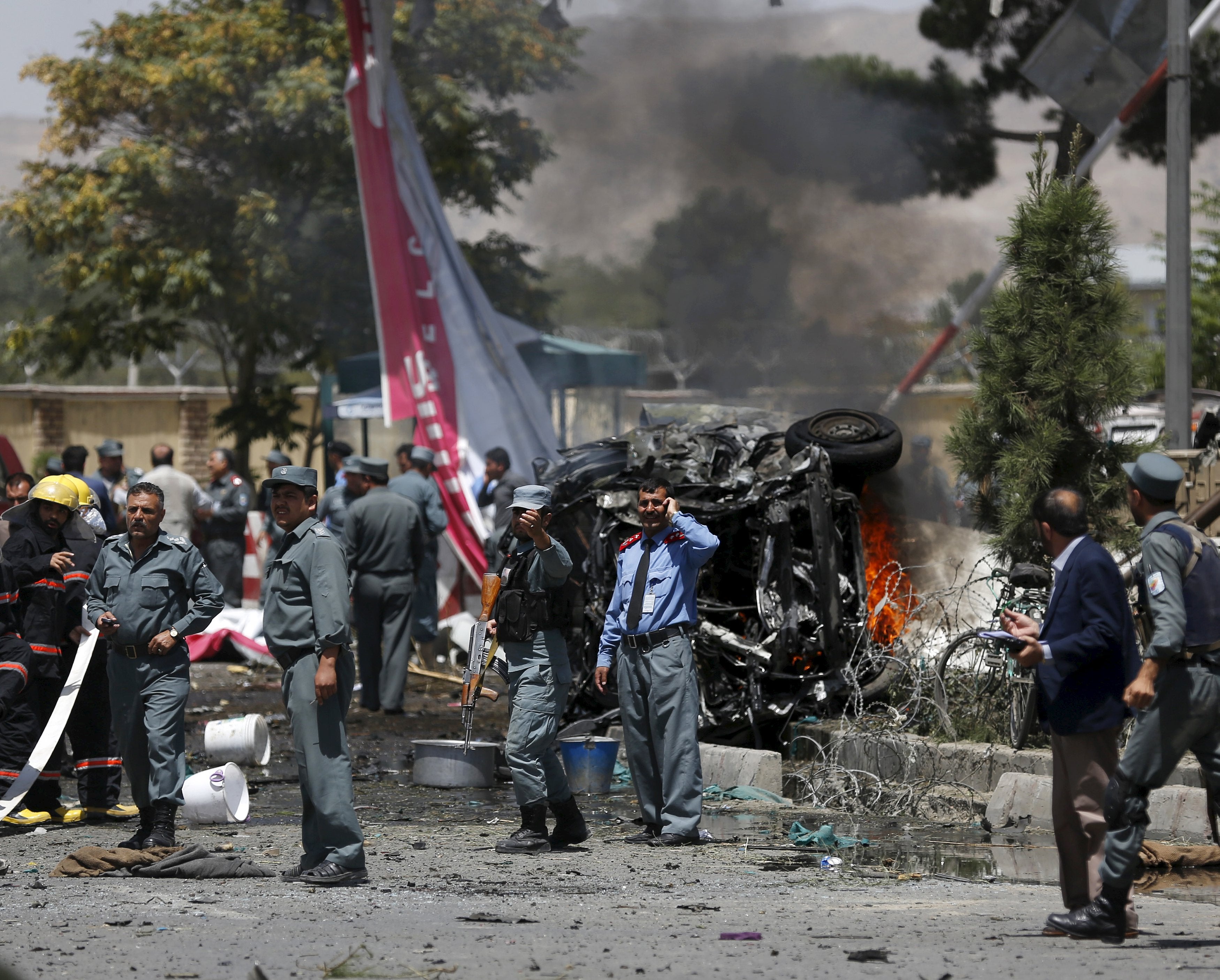 Bomb explodes near Kabul airport - CBS News