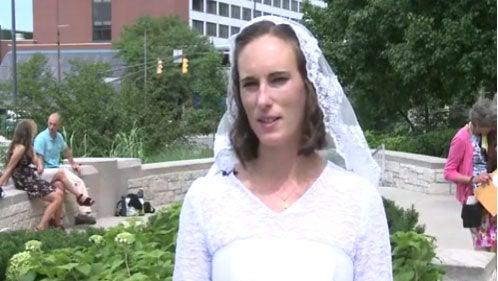 Indiana woman becomes rare consecrated virgin - CBS News