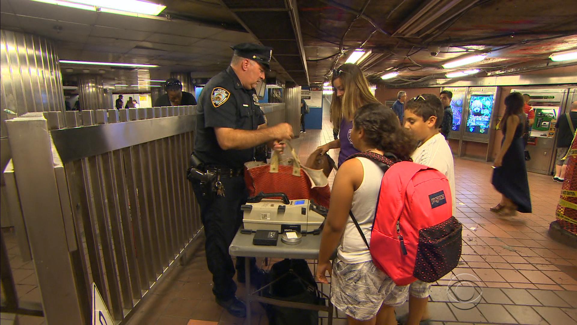 Law enforcement reexamining rail security through U.S. - CBS News