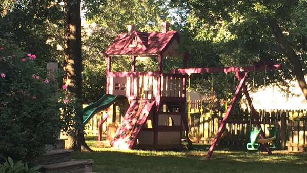 Judge rules on Missouri family's purple swing set - CBS News