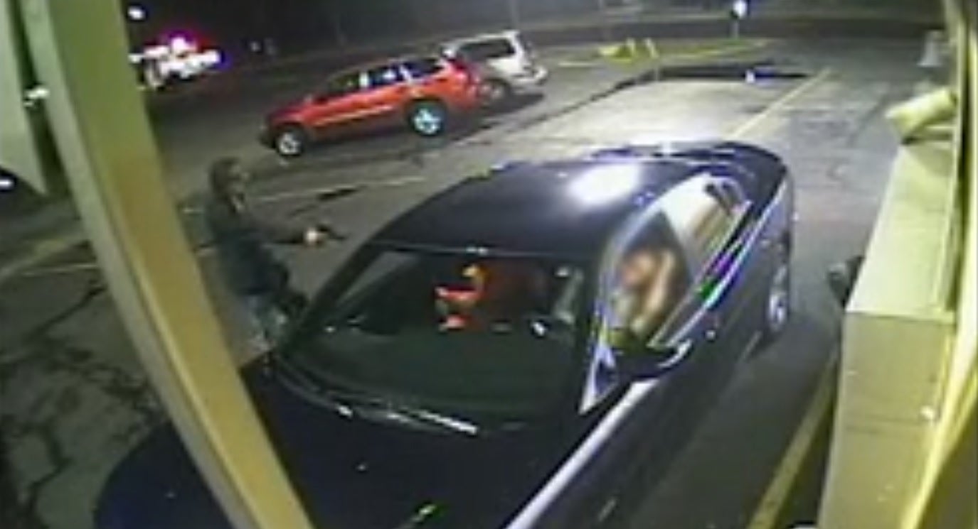 Detroit Man Shot And Killed At Restaurant Drive Thru Cbs News