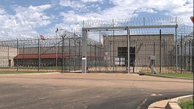 3 inmates dead, 5 hurt at Oklahoma prison - CBS News