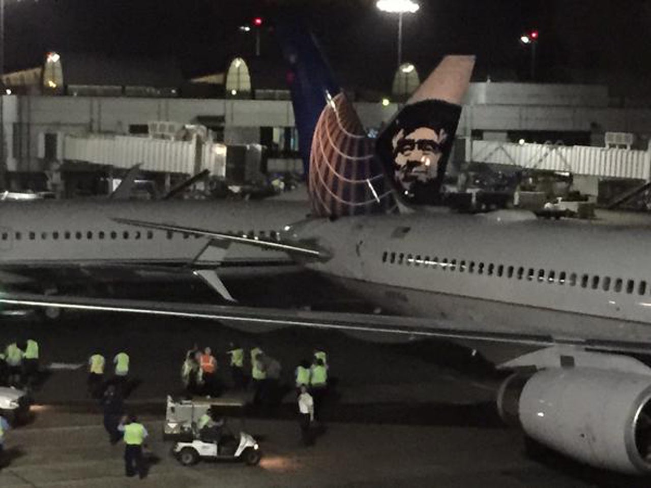 United Airlines, Alaska Airlines planes bump near LAX terminal - CBS News