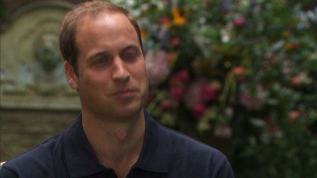 Royal family releases new photos of Prince George - CBS News