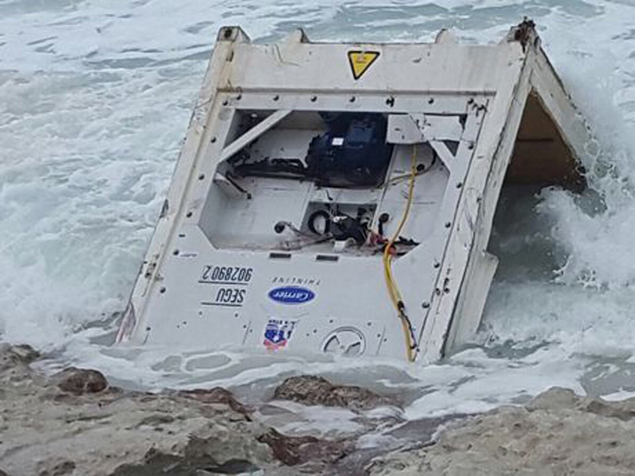 Debris with tracking numbers from sunken ship El Faro found - CBS News