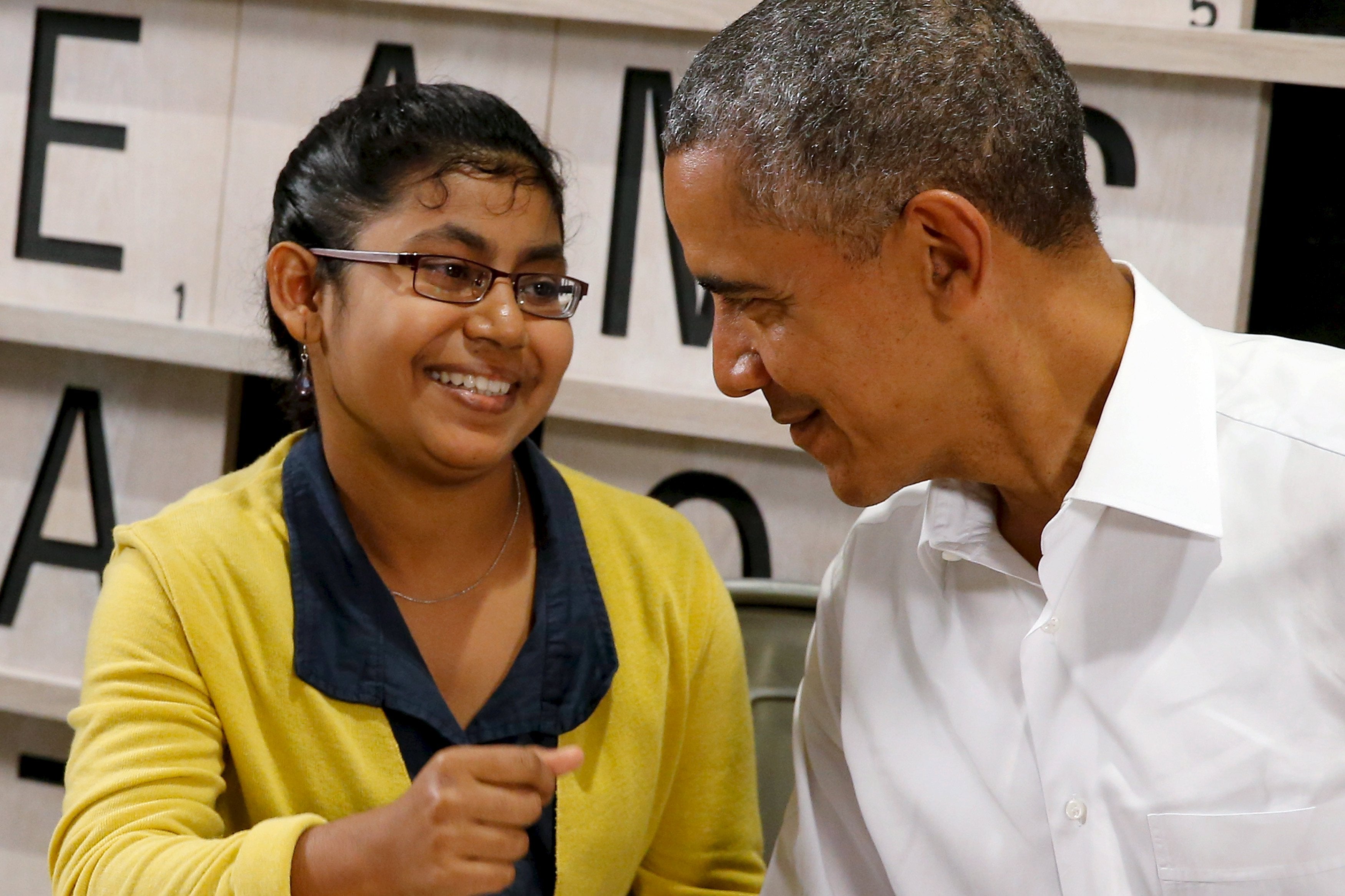Obama puts human face on Syrian refugee debate - CBS News