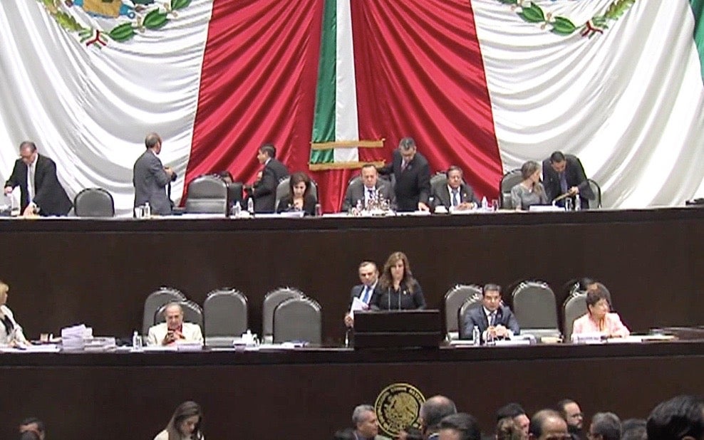 Avanza reforma política en el Distrito Federal - CBS News