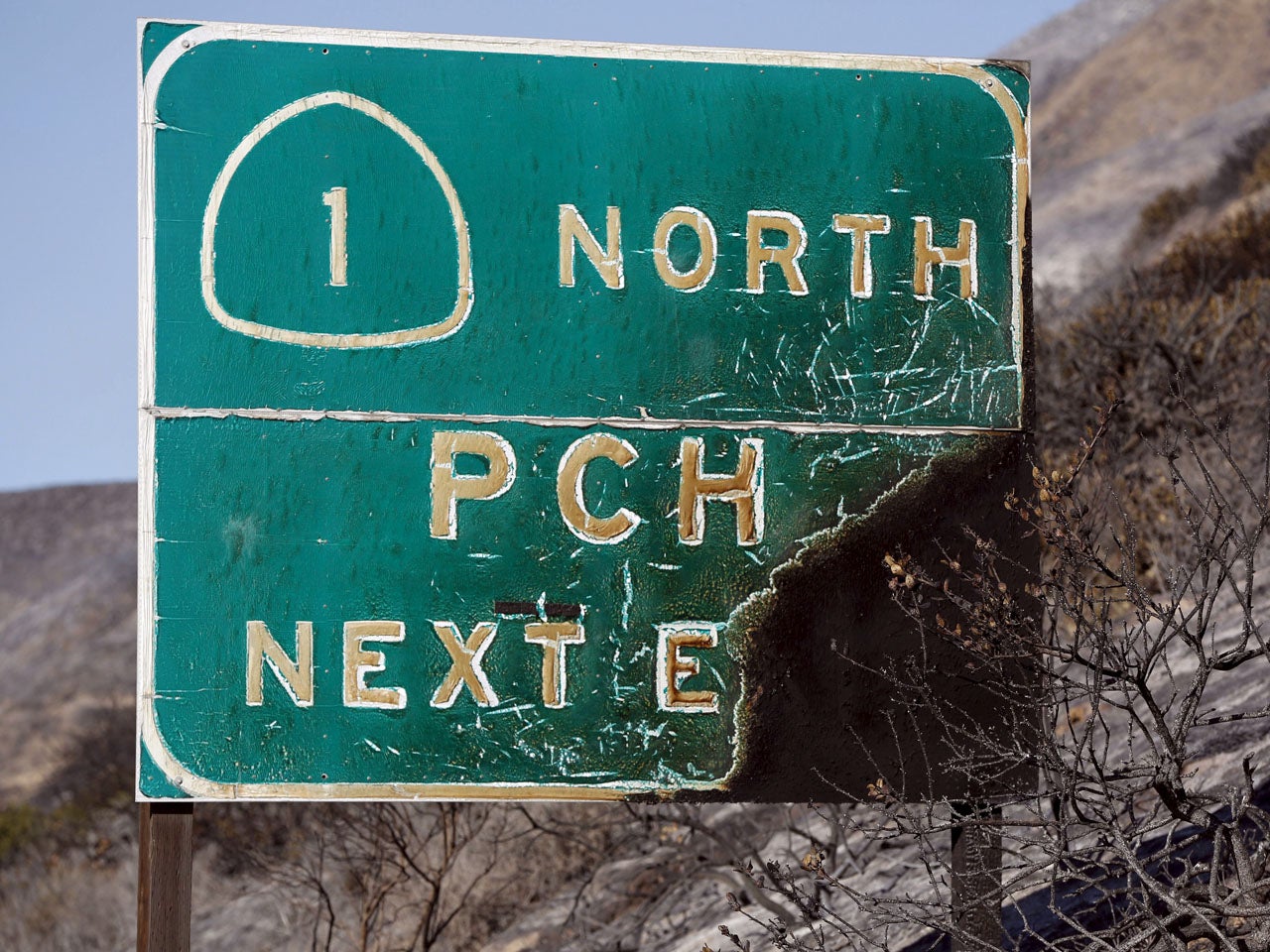 Brush fire closes part of Pacific Coast Highway in Ventura County - CBS ...