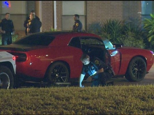 Kidnapped car salesman frees himself from trunk during test drive - CBS ...