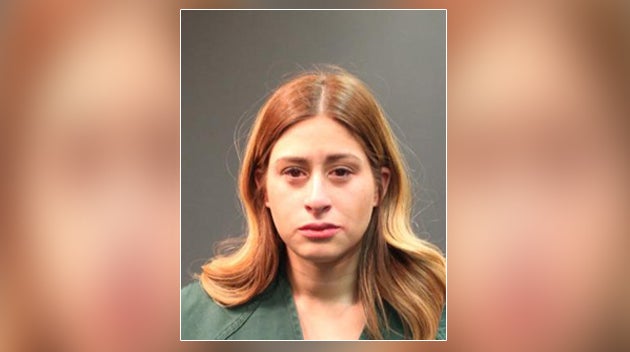 Mom accused of leaving child, 4, in car while she shopped - CBS News