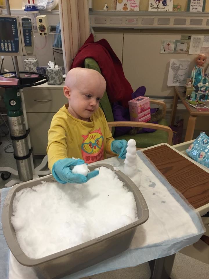 Winter storm 2016: Maryland nurse's kind act lets sick girl play with ...