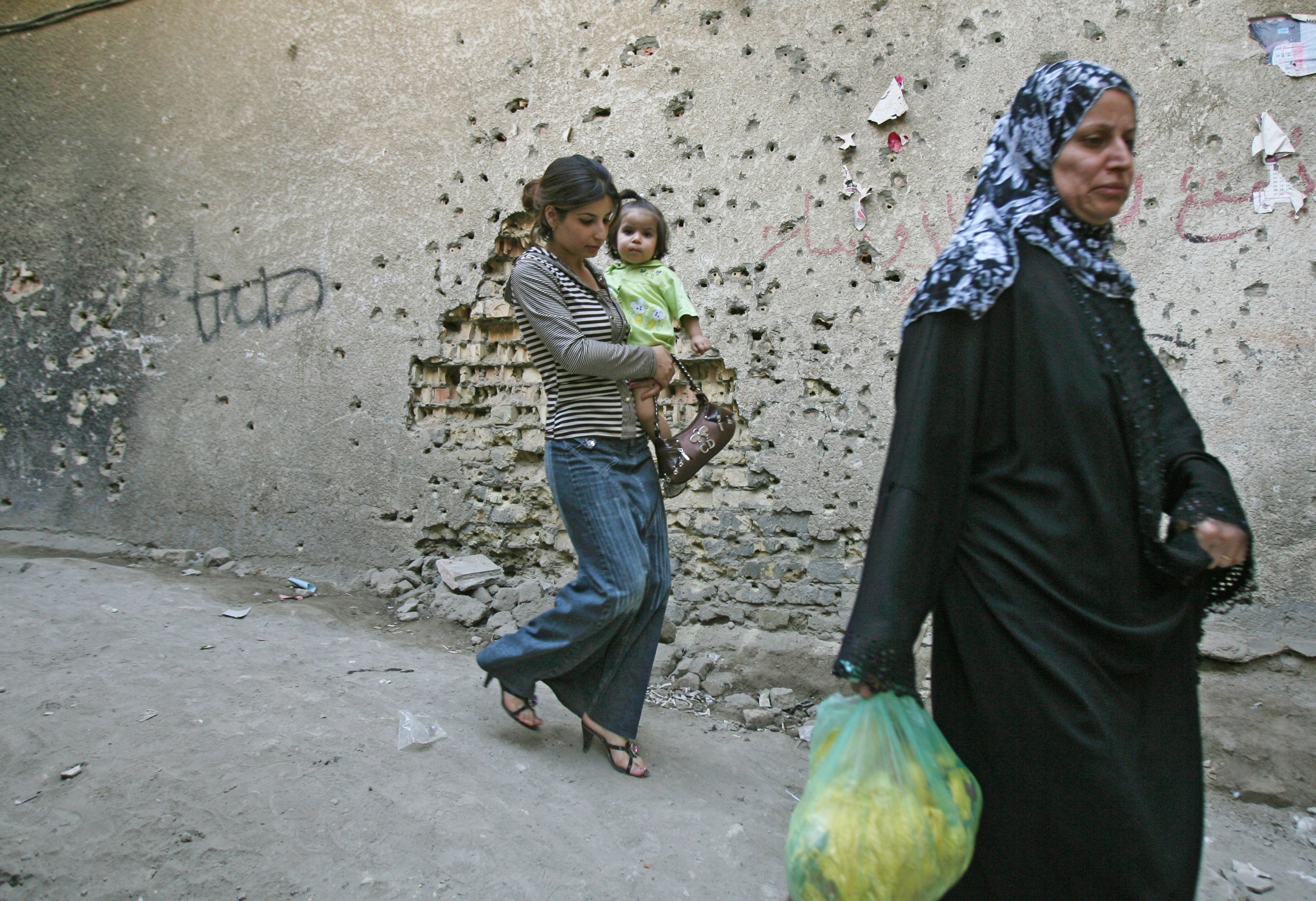 Iraq planning to build giant "wall" around Baghdad - CBS News