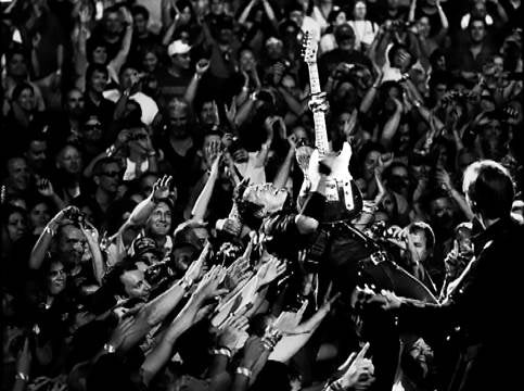 Capturing music's "in-between" moments - CBS News