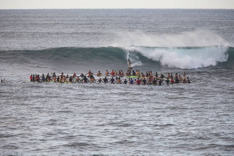 Quiksilver In Memory of Eddie Aikau contest: Rare big-wave surfing meet ...