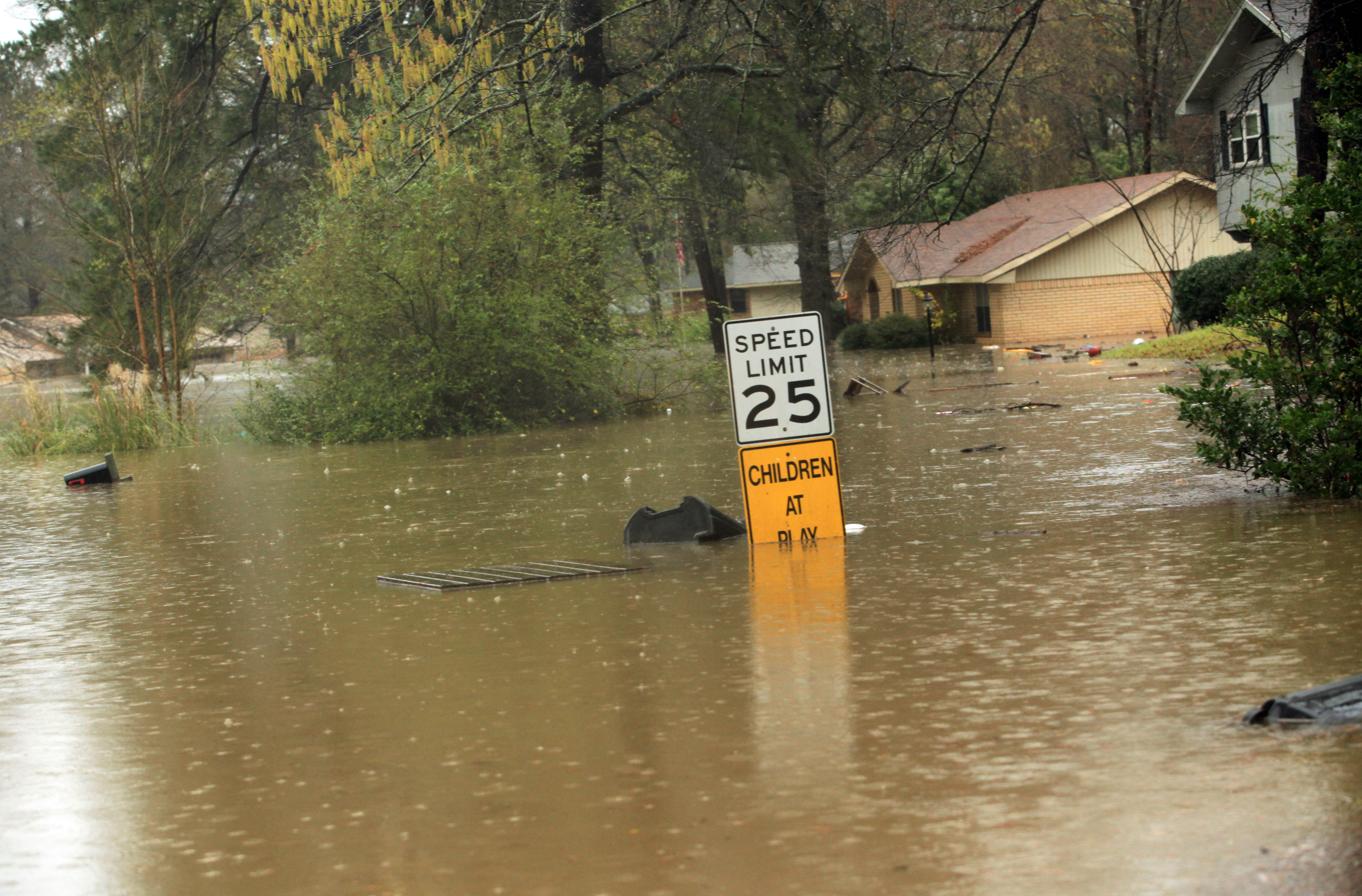 Heavy storms trigger severe flooding in Louisiana - CBS News