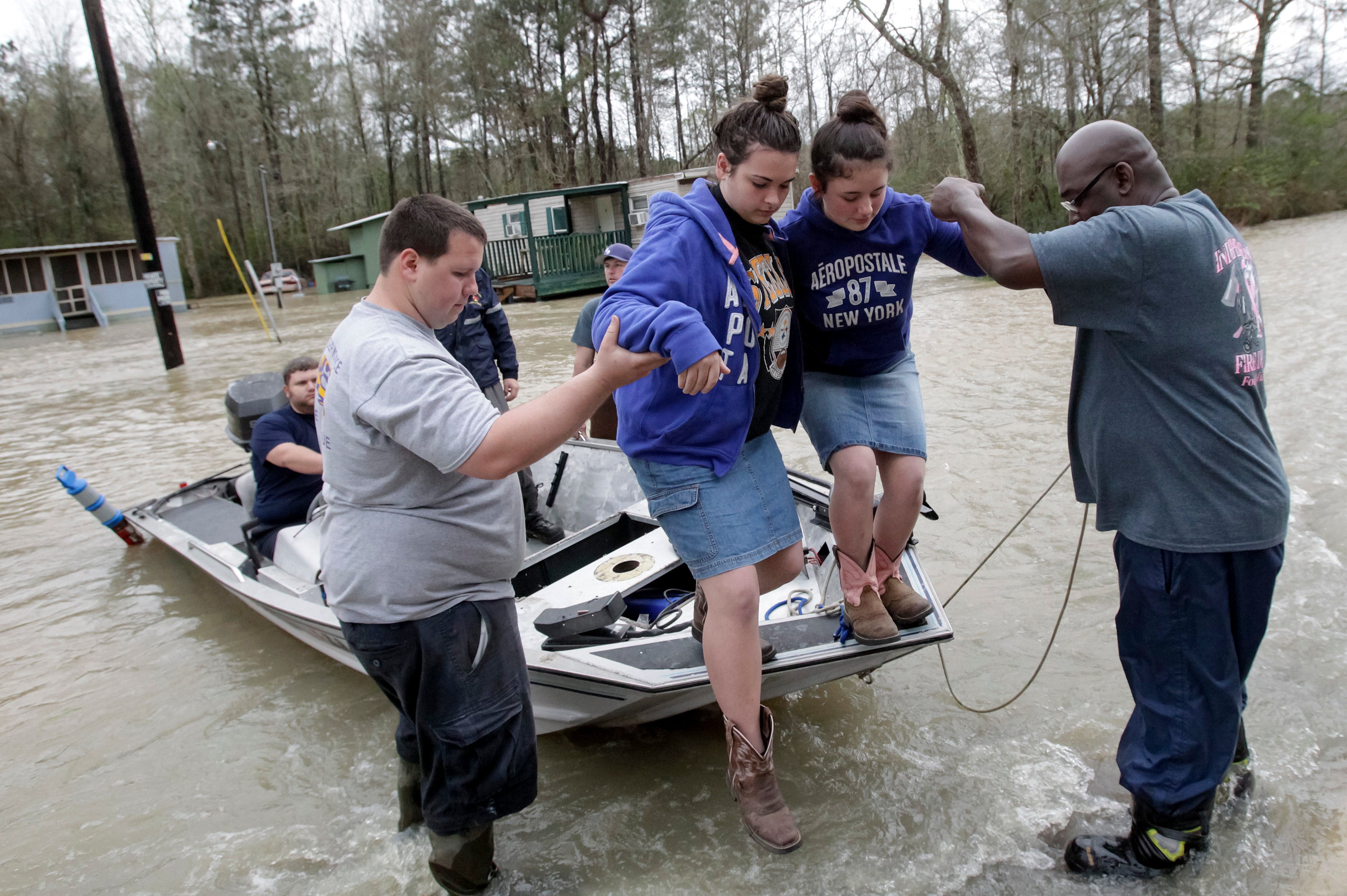 Parts of South still underwater after historic flooding - CBS News