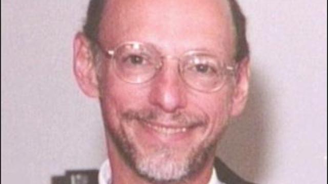 Two Wigs, A Gun And A Murder - CBS News