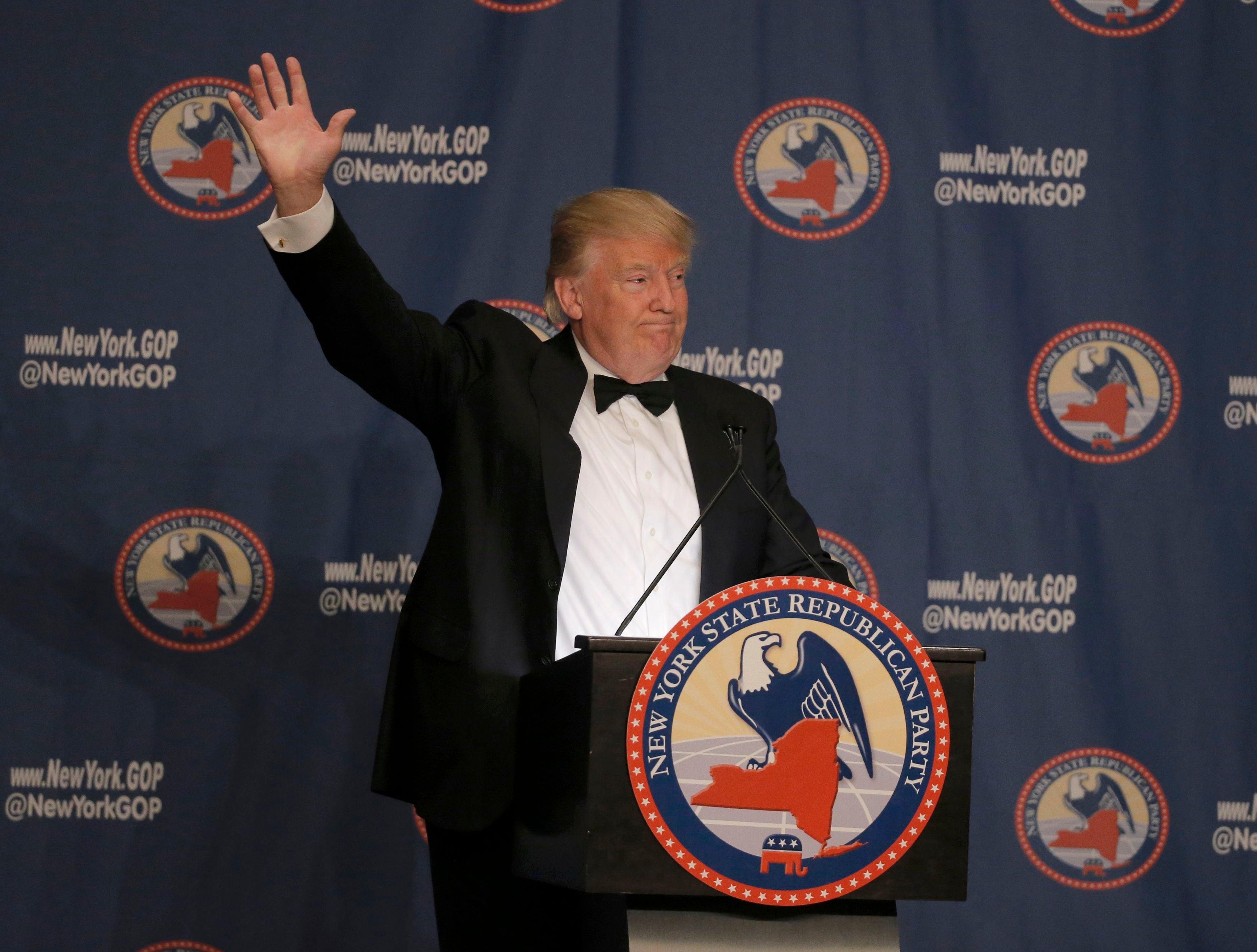The New York Post endorses "rookie" Donald Trump - CBS News