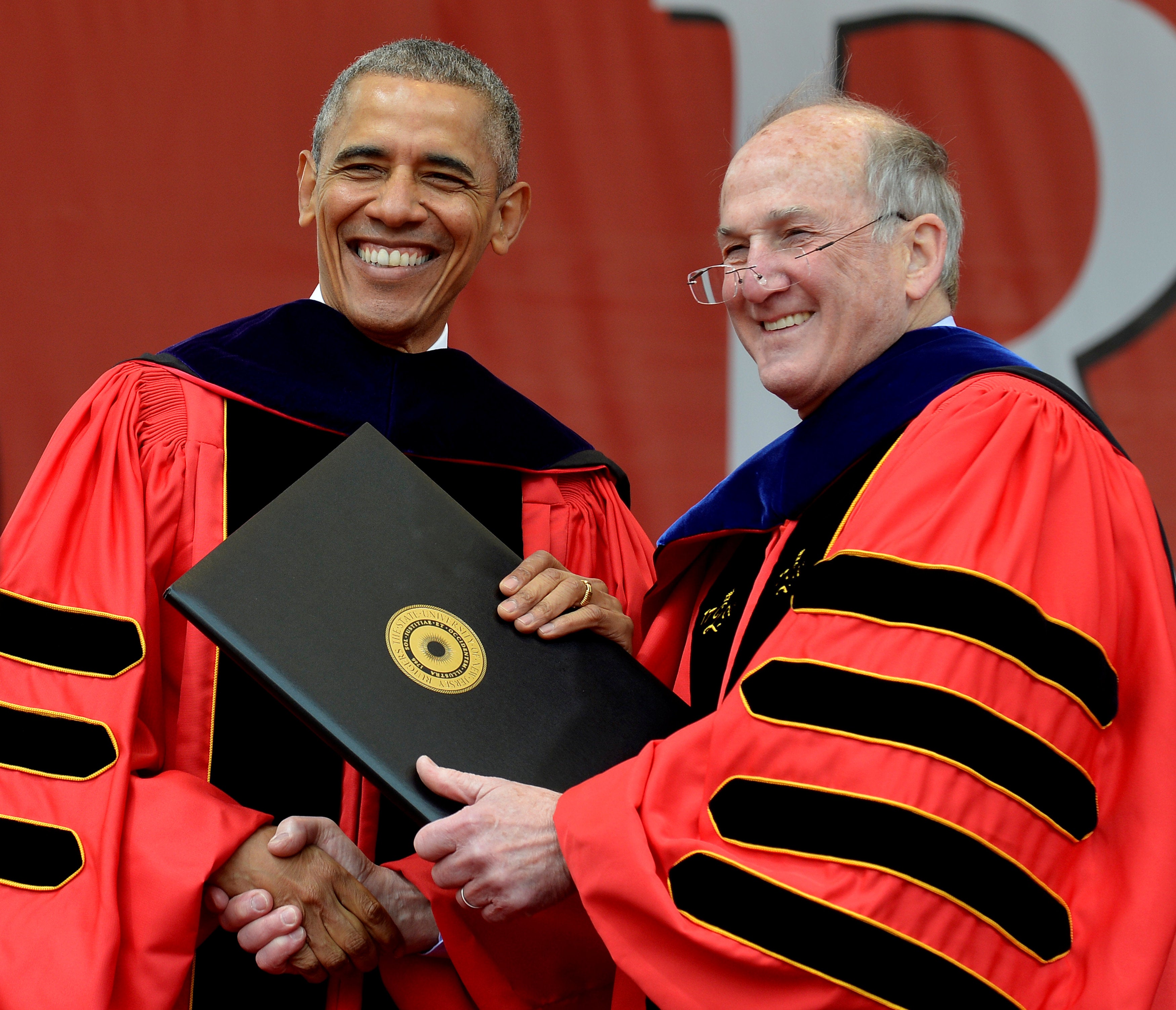 Obama attacks Trump's worldview in front of graduates - CBS News