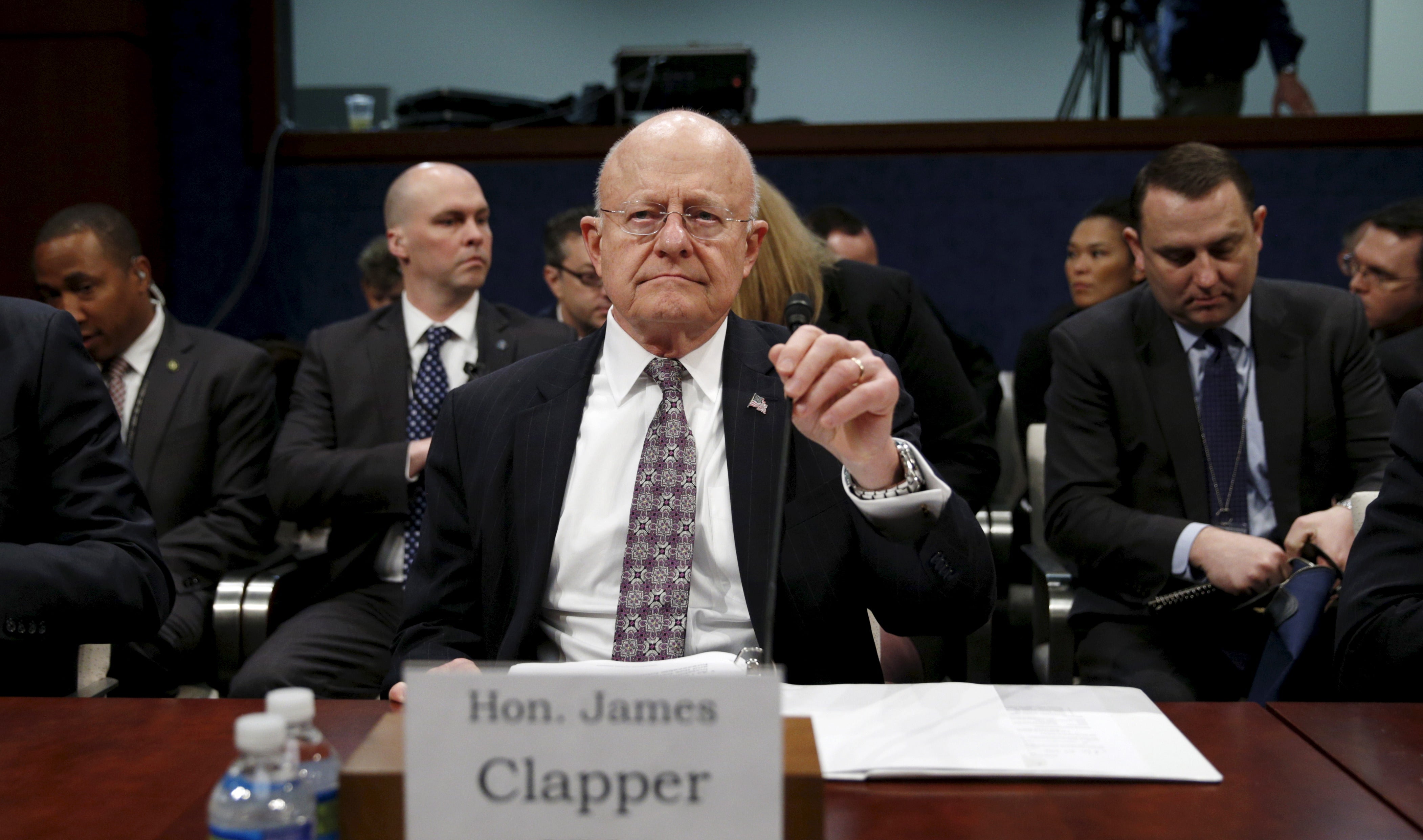 James Clapper: Hackers targeting 2016 presidential candidates - CBS News