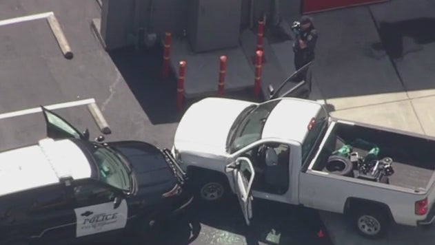 New turn in hunt for suspect in NorCal cop shootings - CBS News