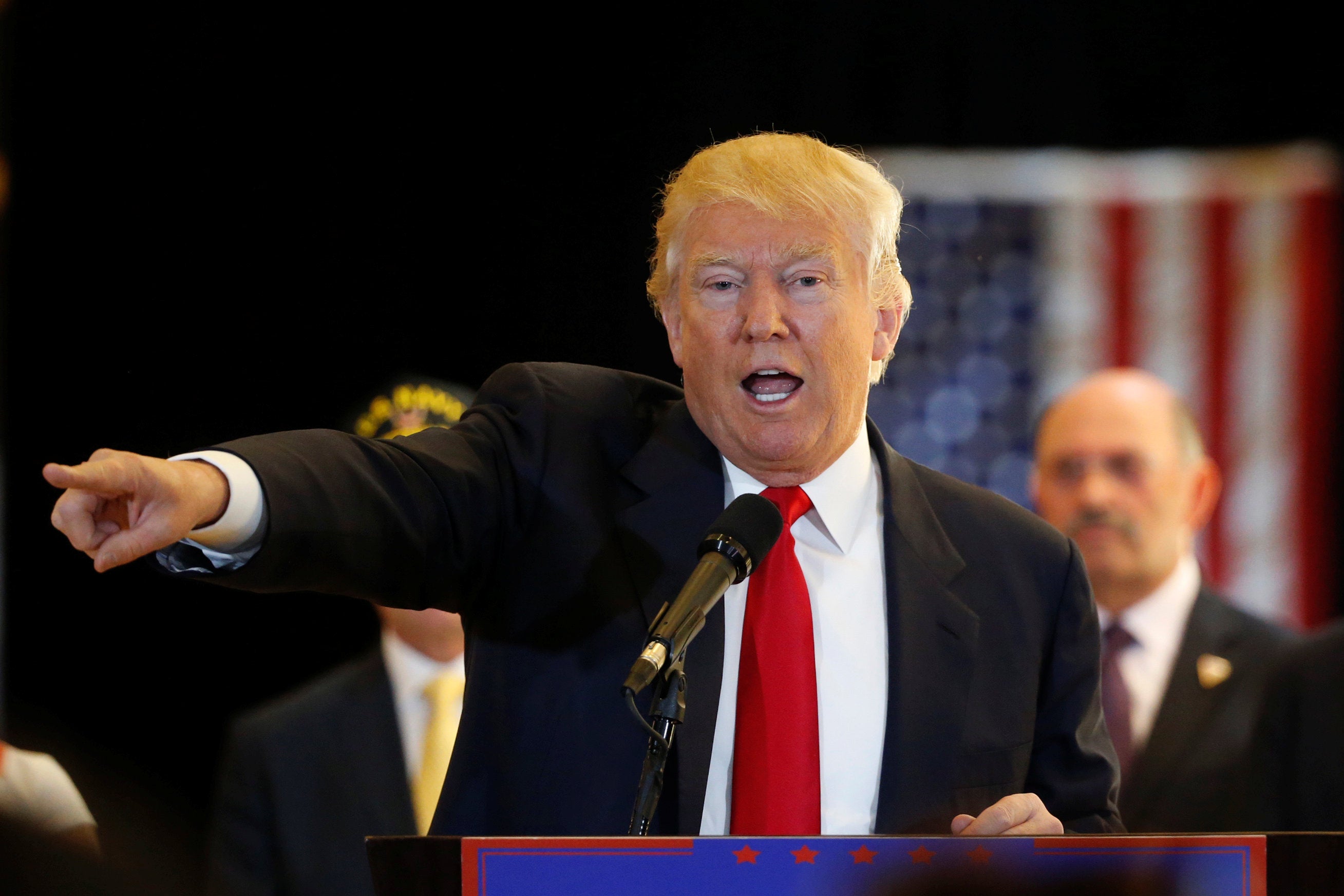 Donald Trump's campaign revokes Washington Post's press credentials ...