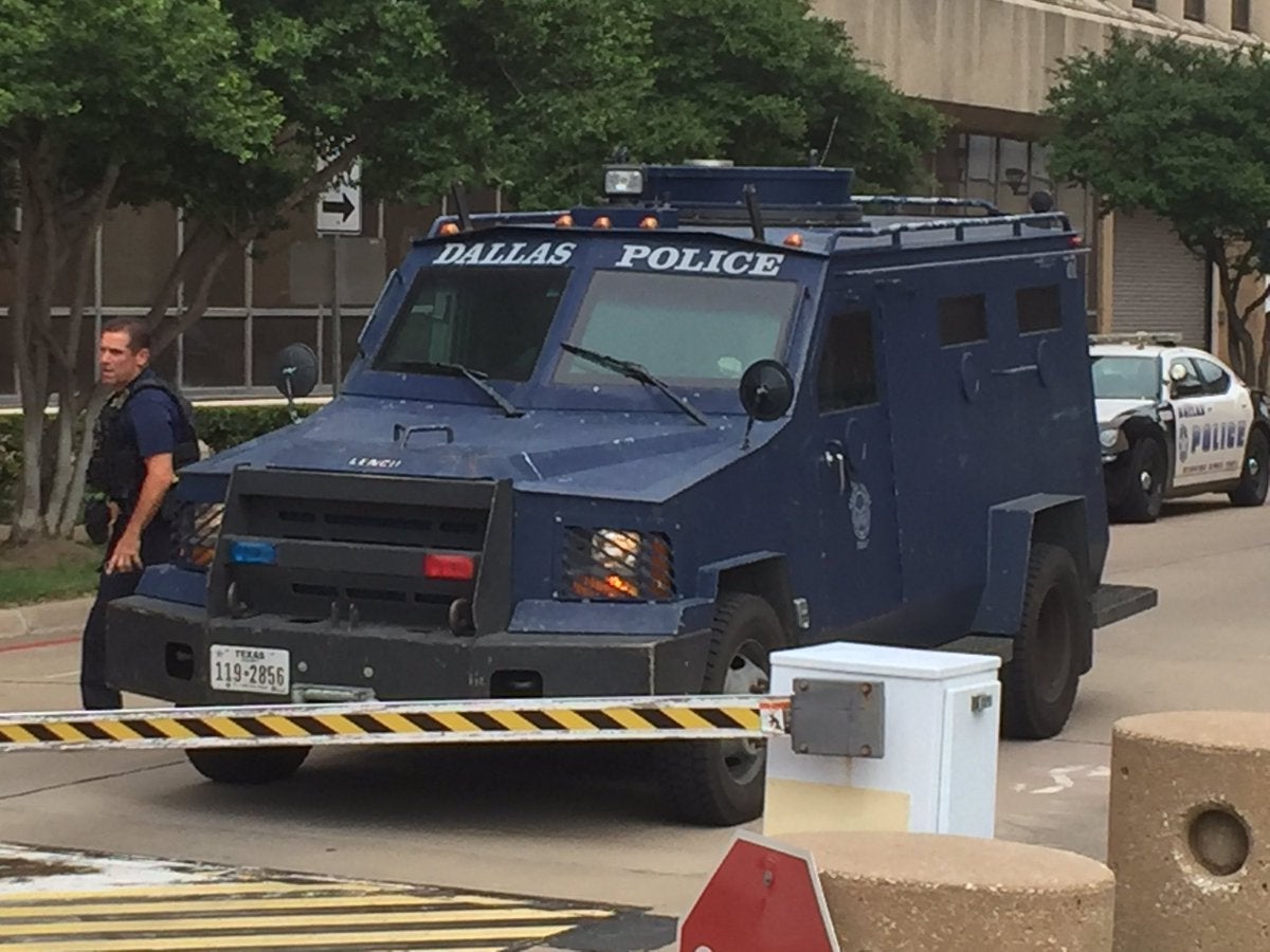 Dallas police on alert after new threat - CBS News