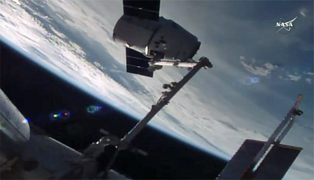 SpaceX cargo ship delivers supplies to space station - CBS News