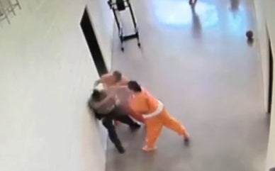 Caught on camera: Inmates attack guard at Arizona detention center ...
