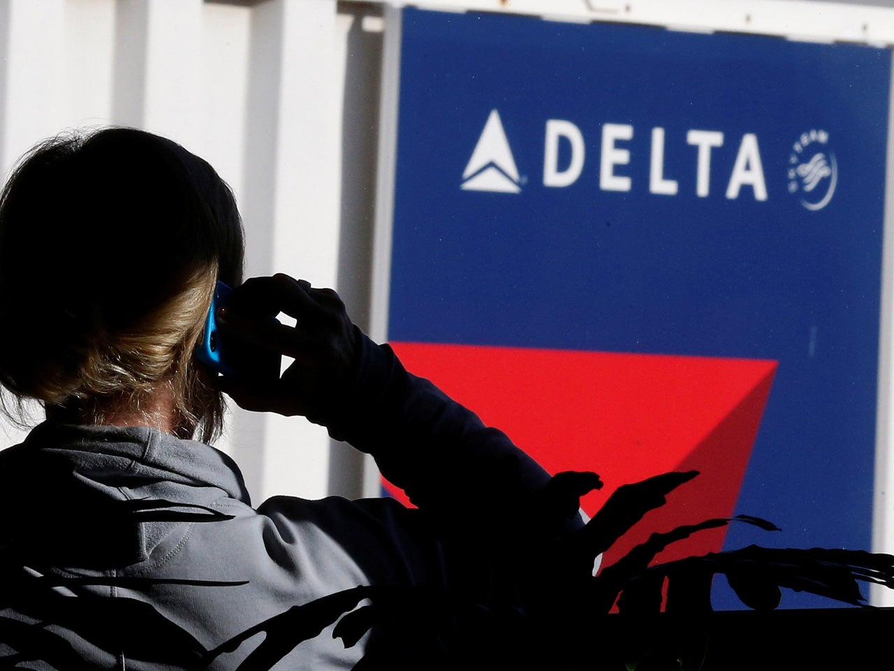 Delta says operations "stabilizing" amid more delays, cancellations ...