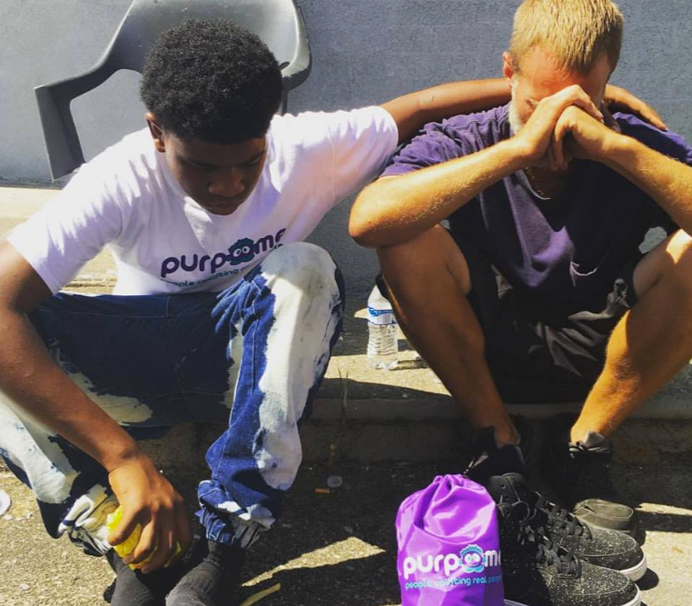 14-year-old Kentucky boy gives homeless man the shoes off his feet ...