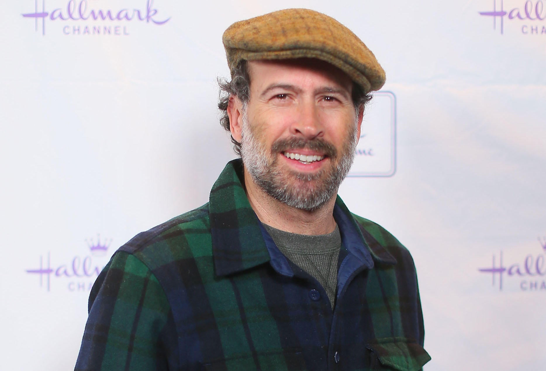 Jason Lee reveals he has left the Church of Scientology - CBS News