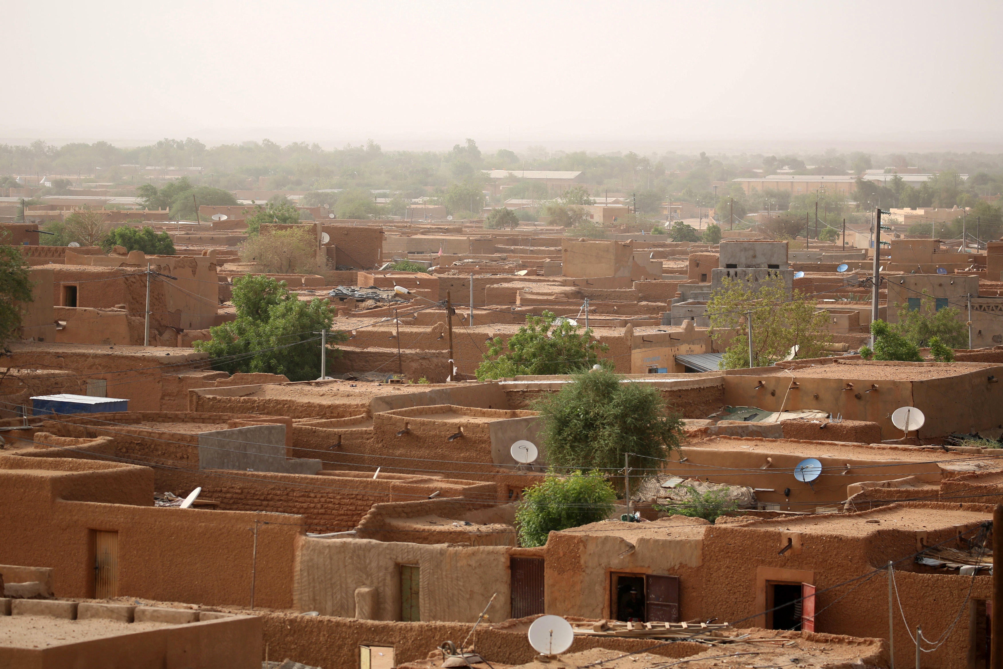 American aid worker kidnapped in Niger - CBS News