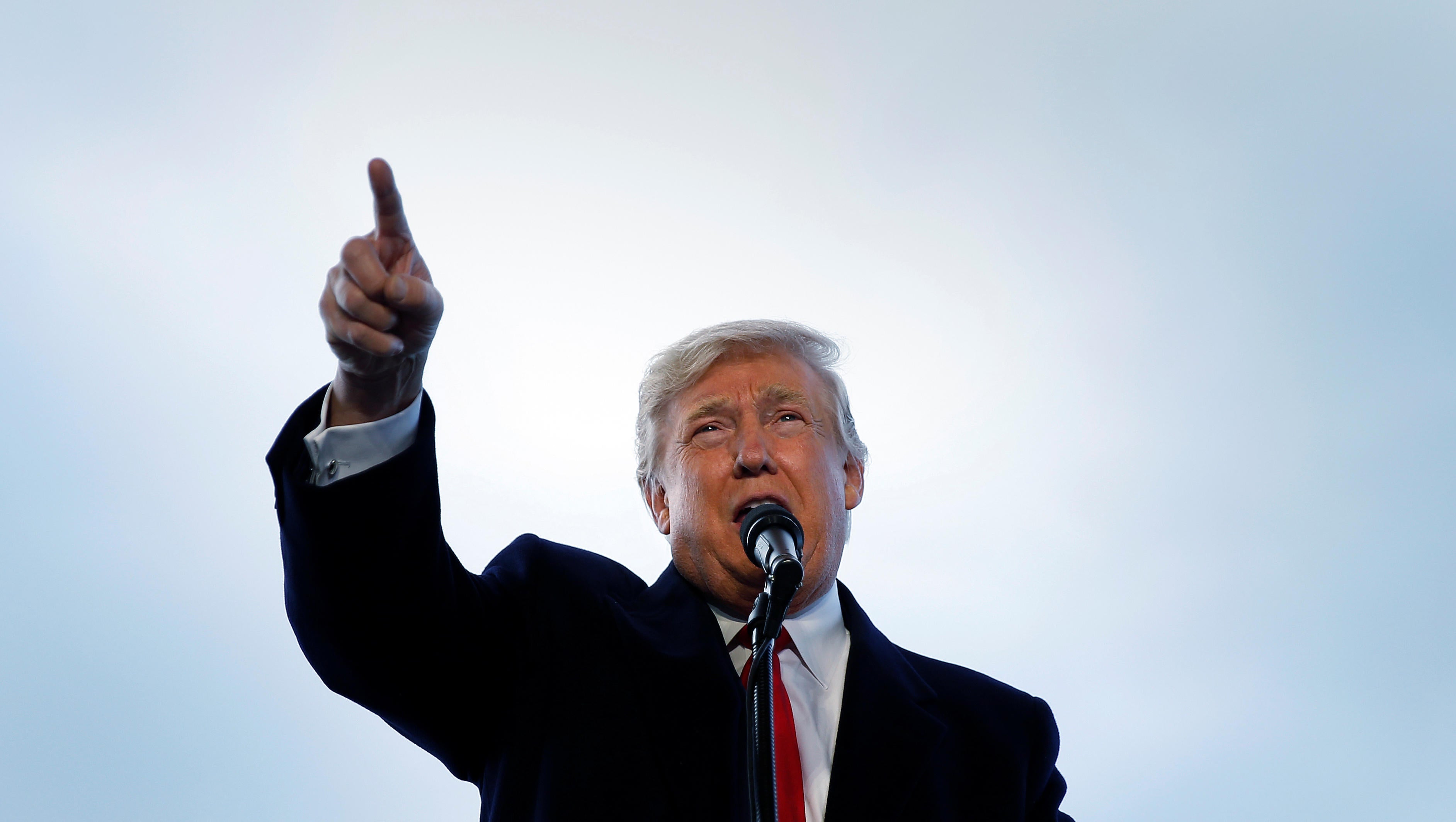 Donald Trump dons a new look days before the election - CBS News