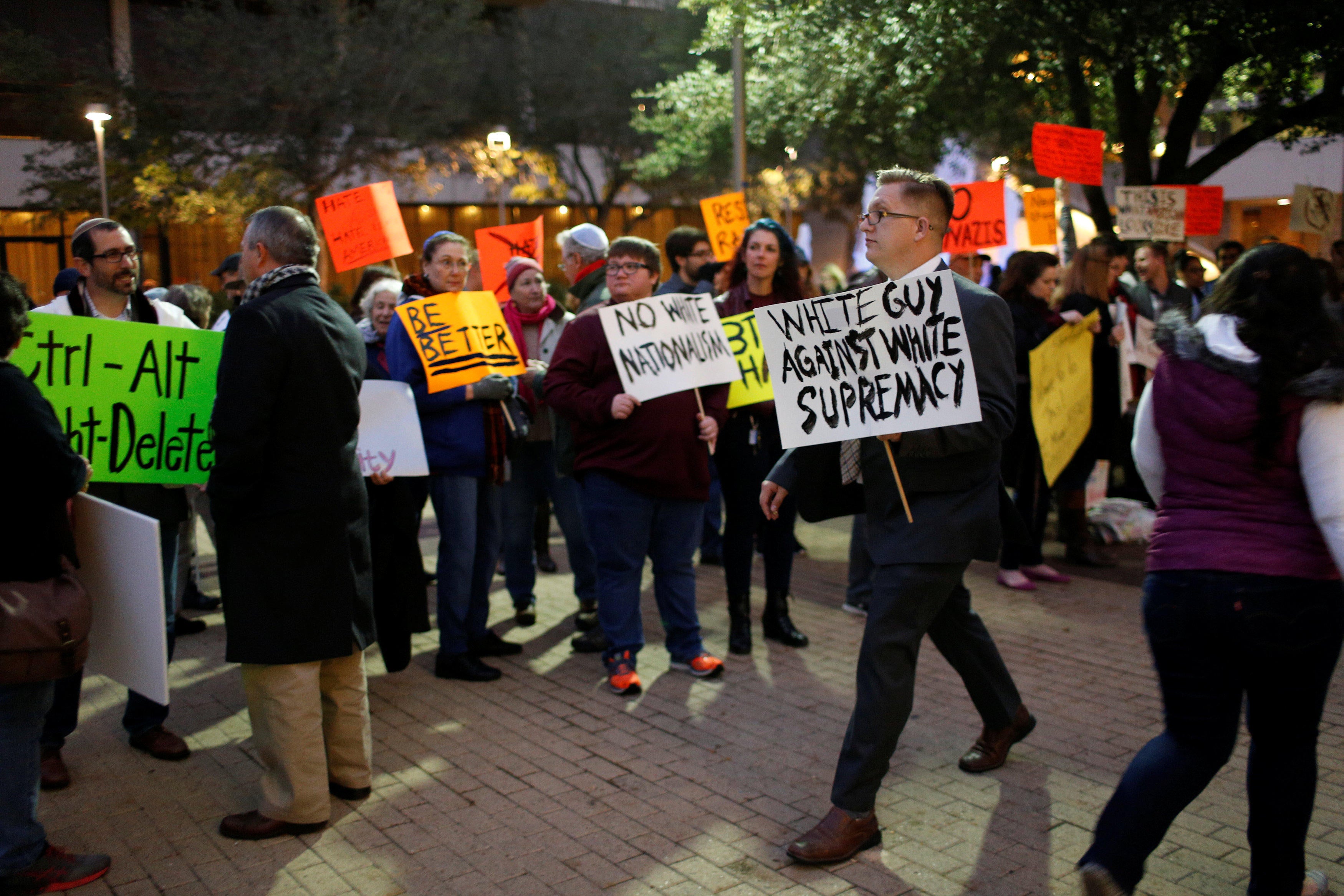 Protests, scuffle as "alt-right" leader Richard Spencer speaks on Texas ...