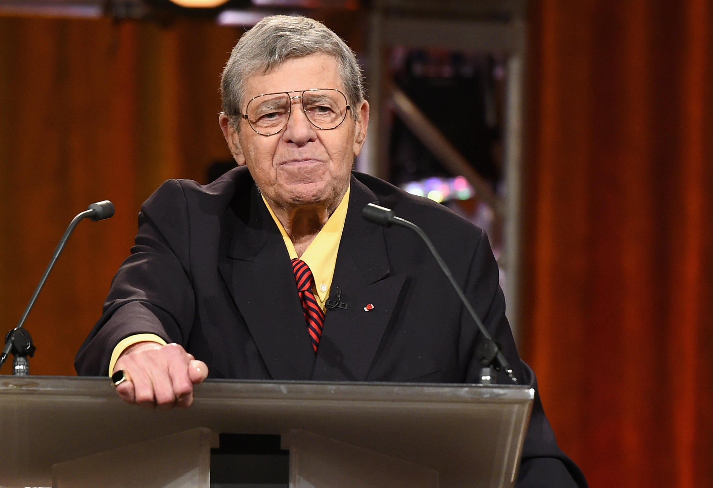 Jerry Lewis sits down for a painfully awkward interview with the ...