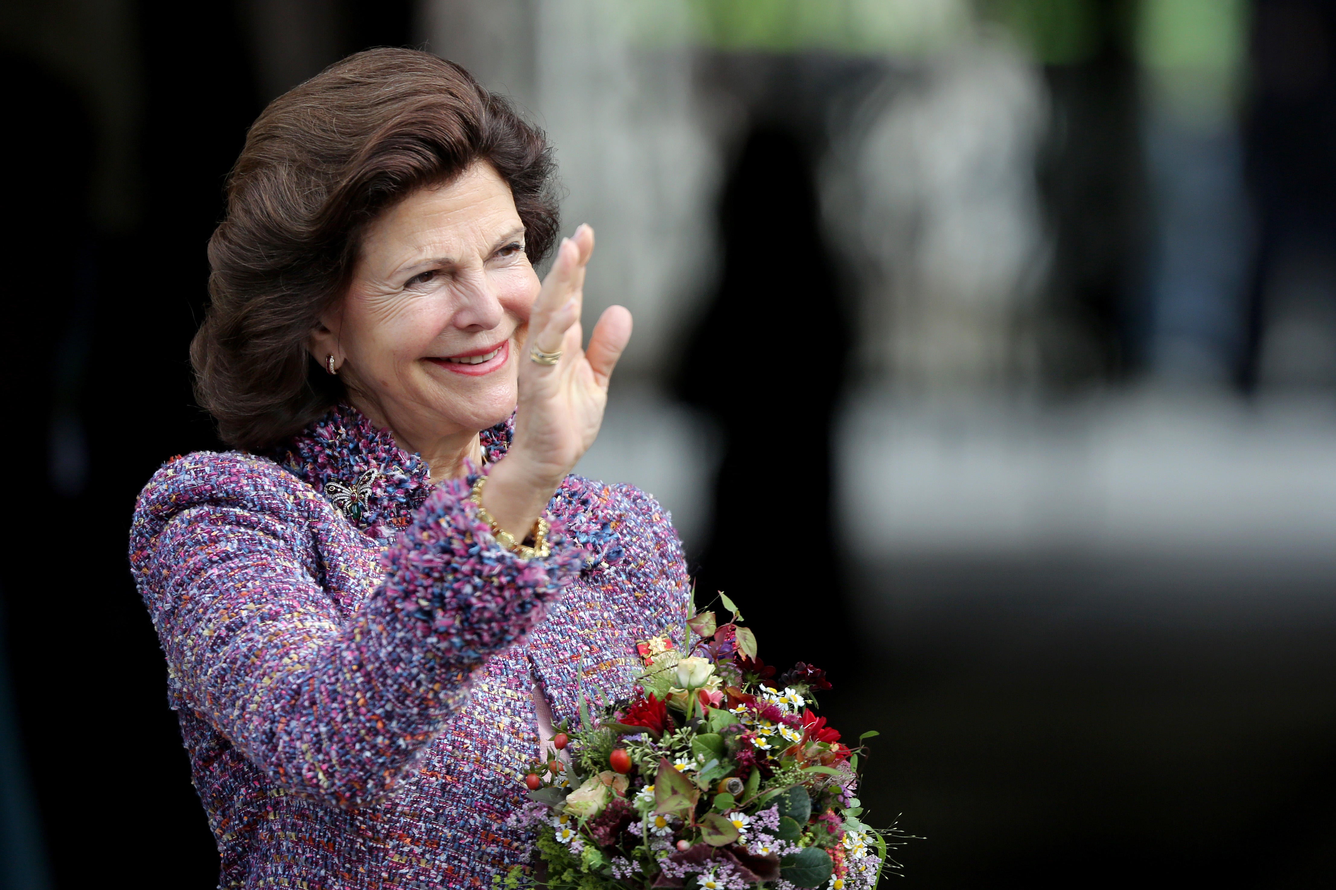 Queen Silvia of Sweden says friendly ghosts haunt royal palace - CBS News