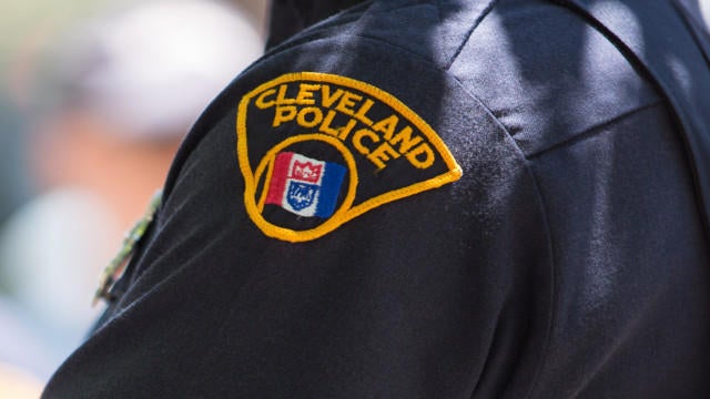 Cleveland police have backlog of complaints against officers - CBS News