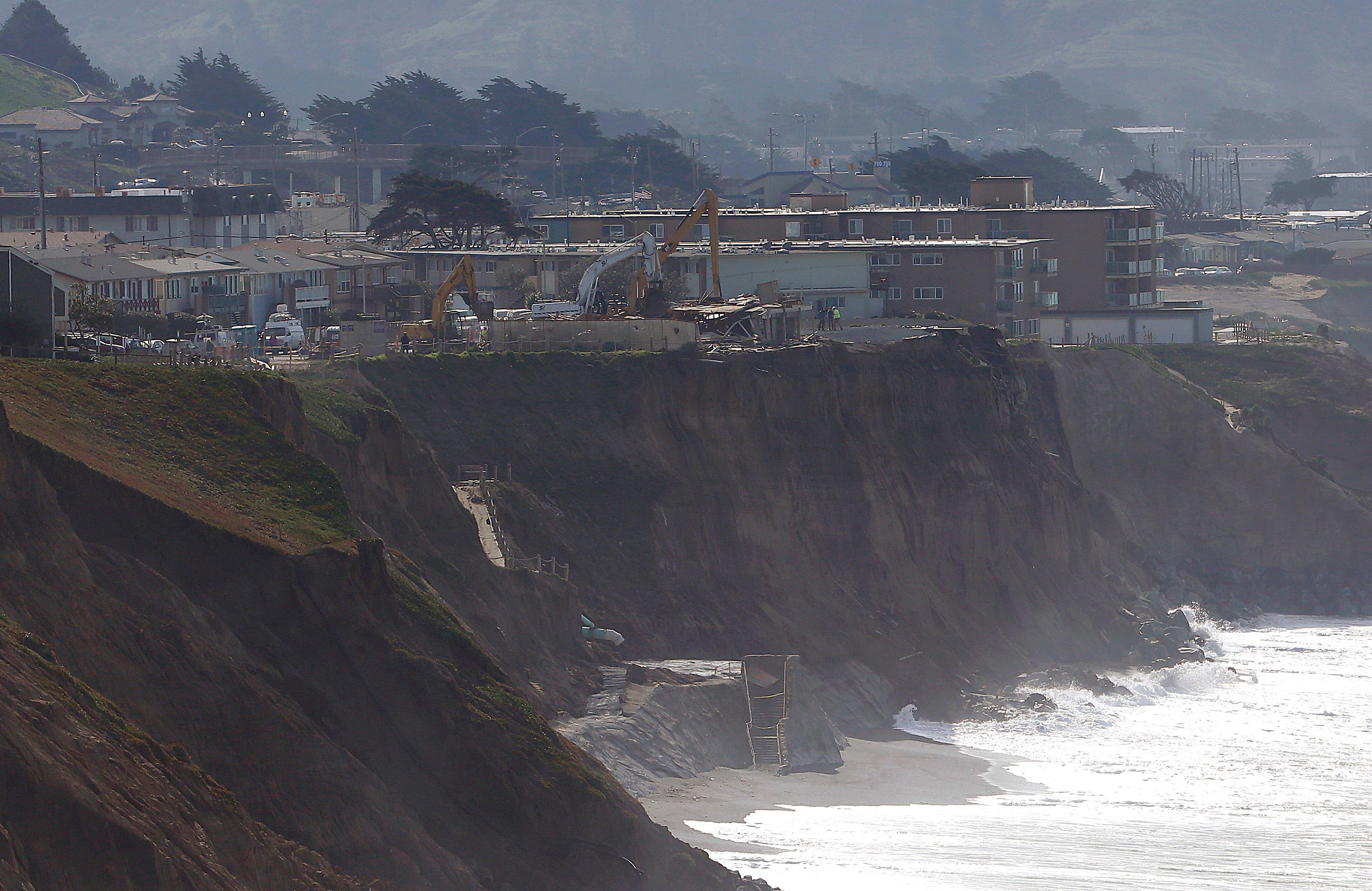 Storms preview sea-rise damage to California roads, cities - CBS News