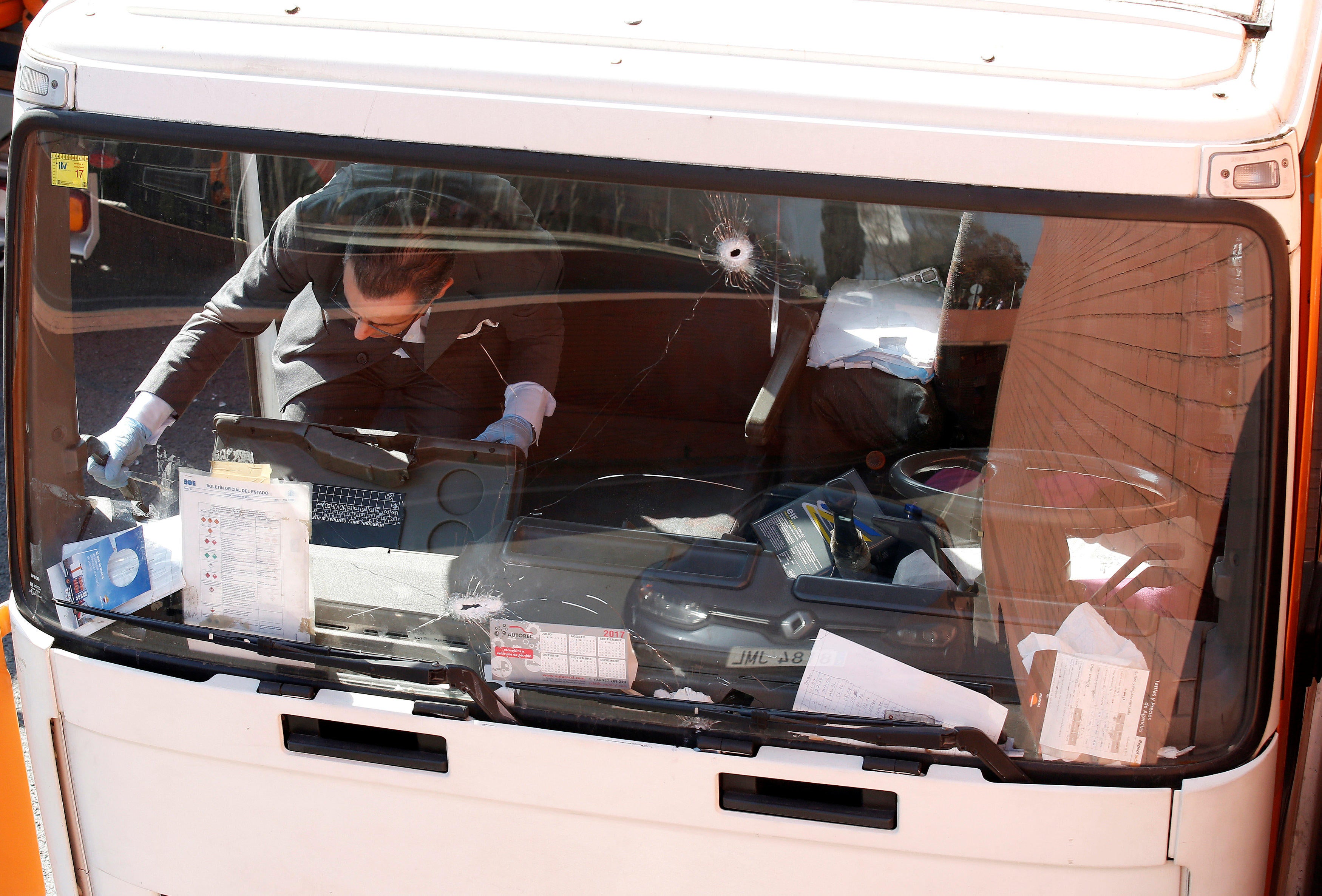 Barcelona police stop Swedish man who stole gas truck and drove against ...