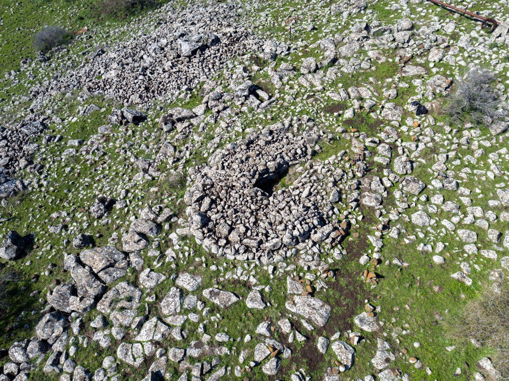 Rock art discovered in "Dark Ages" tomb in Israel - CBS News