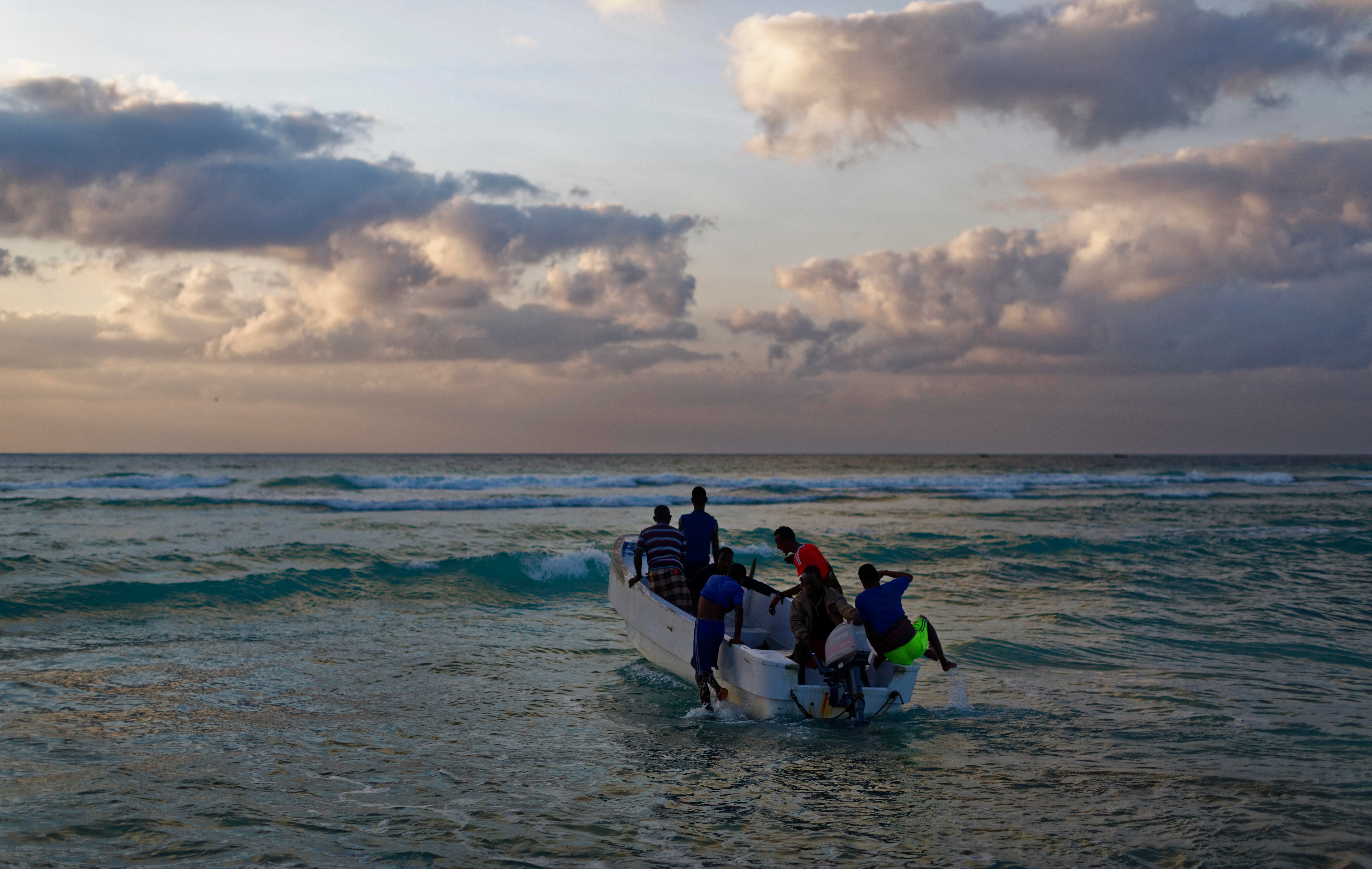 Somalia piracy blamed on illegal fishing as Somali pirates seize oil ...