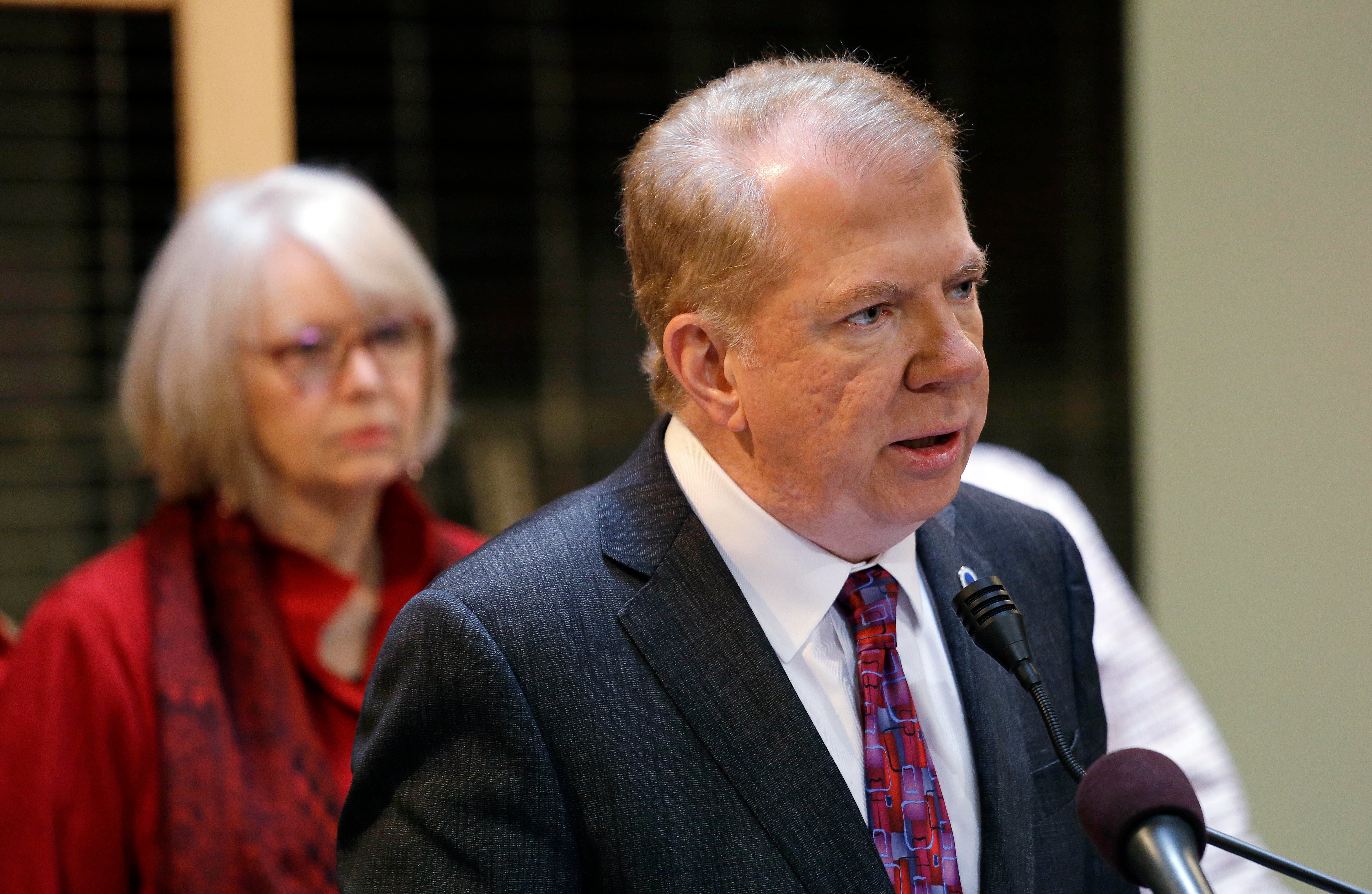 Seattle mayor accused in lawsuit of sexual abuse of teen in 1980s - CBS ...