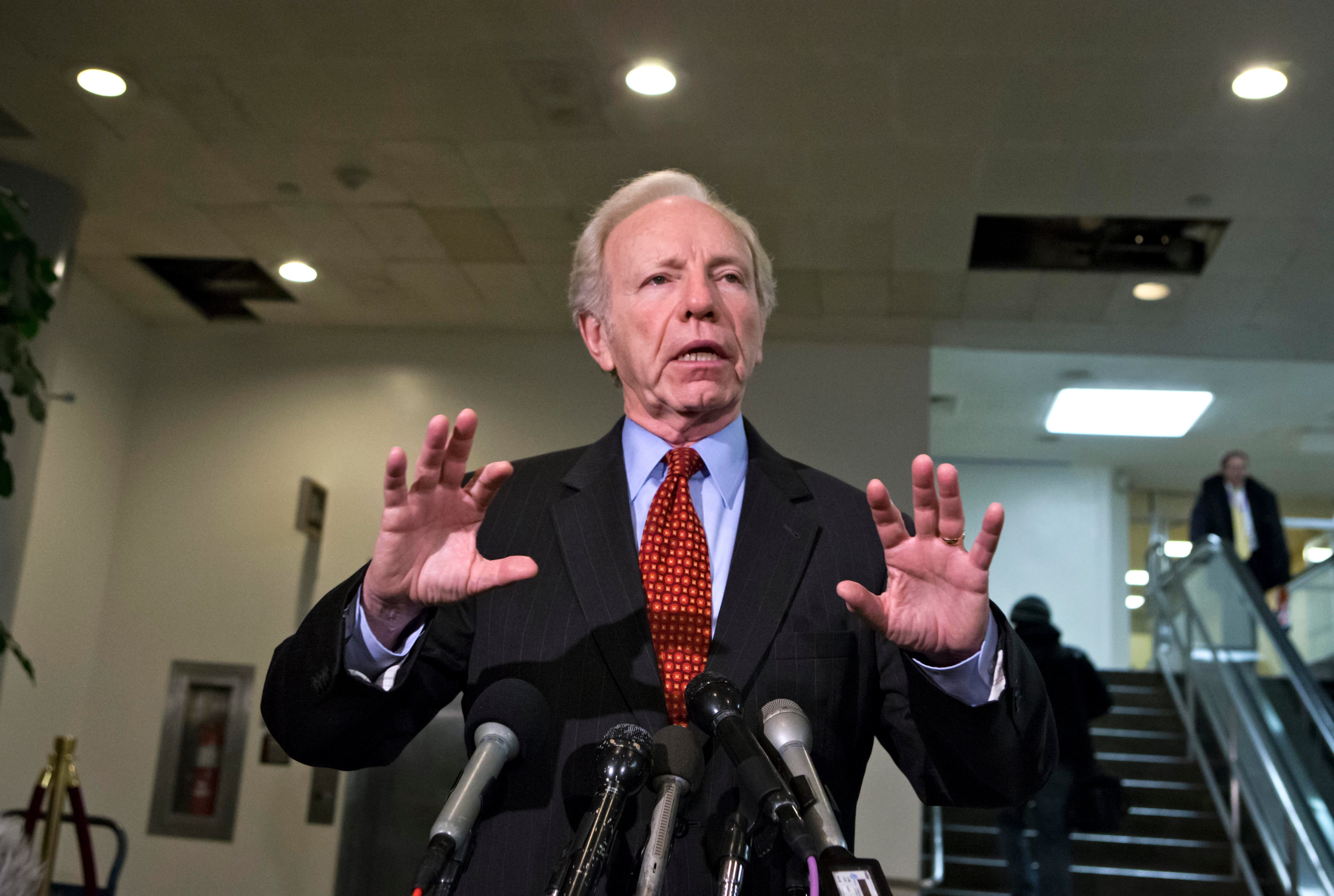 Joe Lieberman under serious consideration for FBI director - CBS News