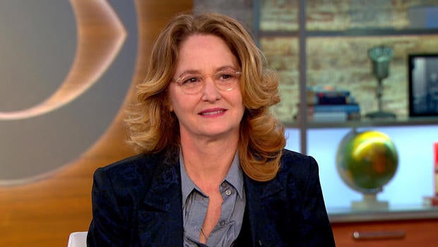 Melissa Leo on "I'm Dying Up Here" and her method - CBS News