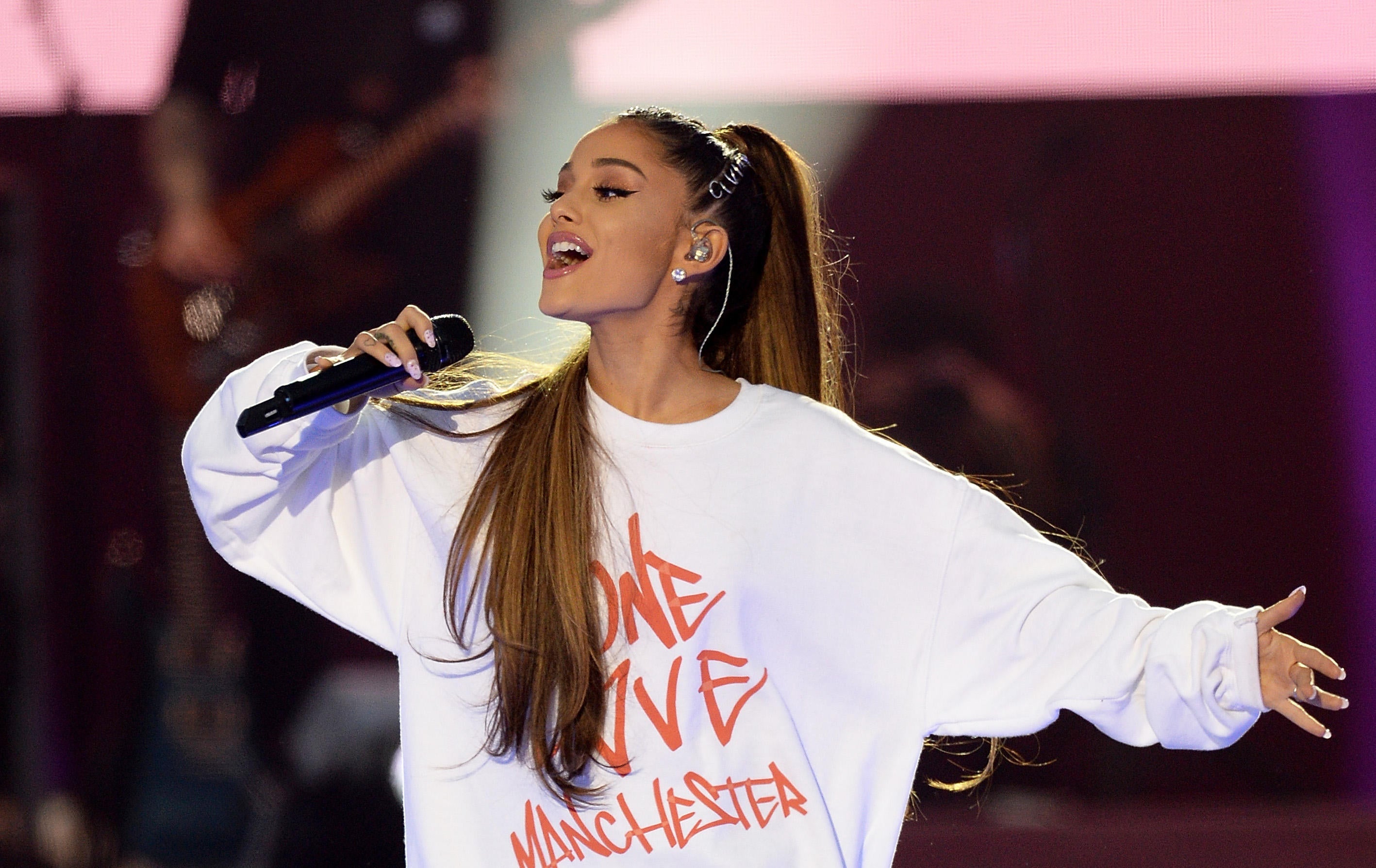 Ariana Grande Tour Bus