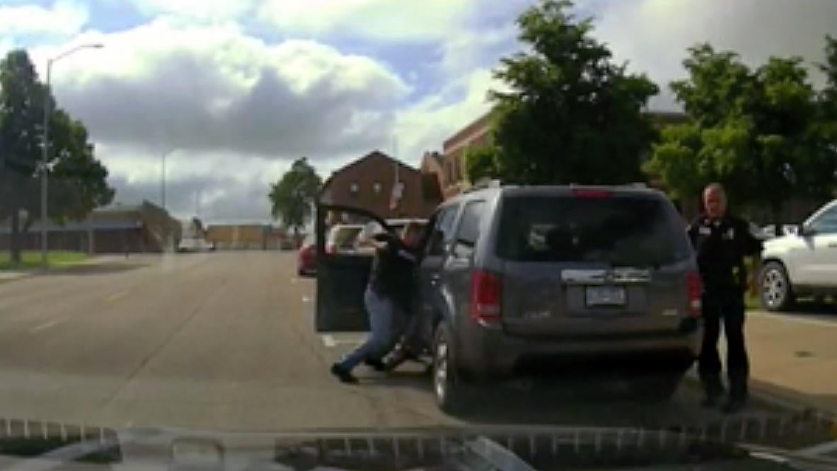 Dashcam Video Shows Police Officer Kneeing And Punching Driver Cbs News