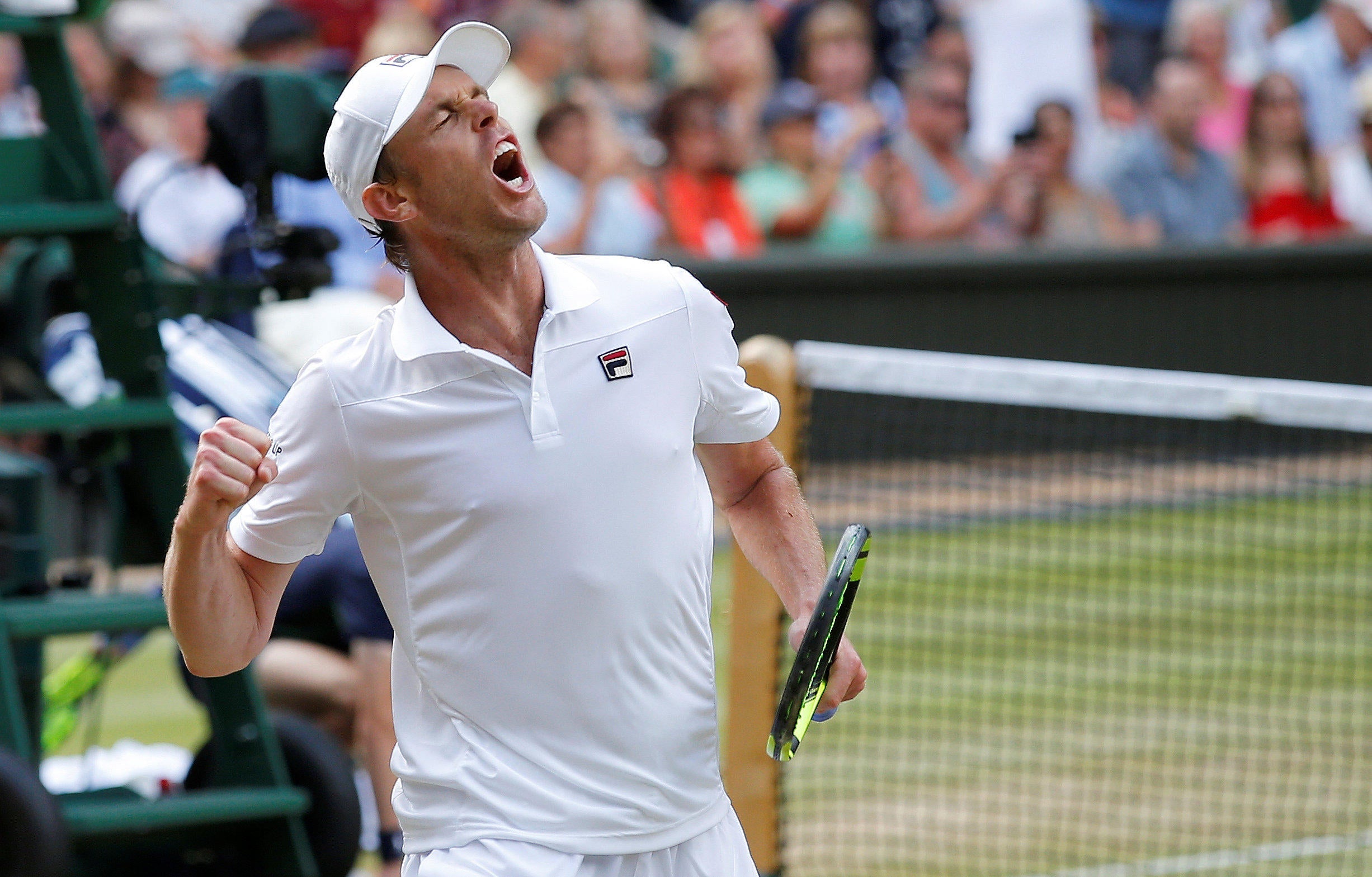 American Sam Querrey stuns defending champ Andy Murray at Wimbledon ...