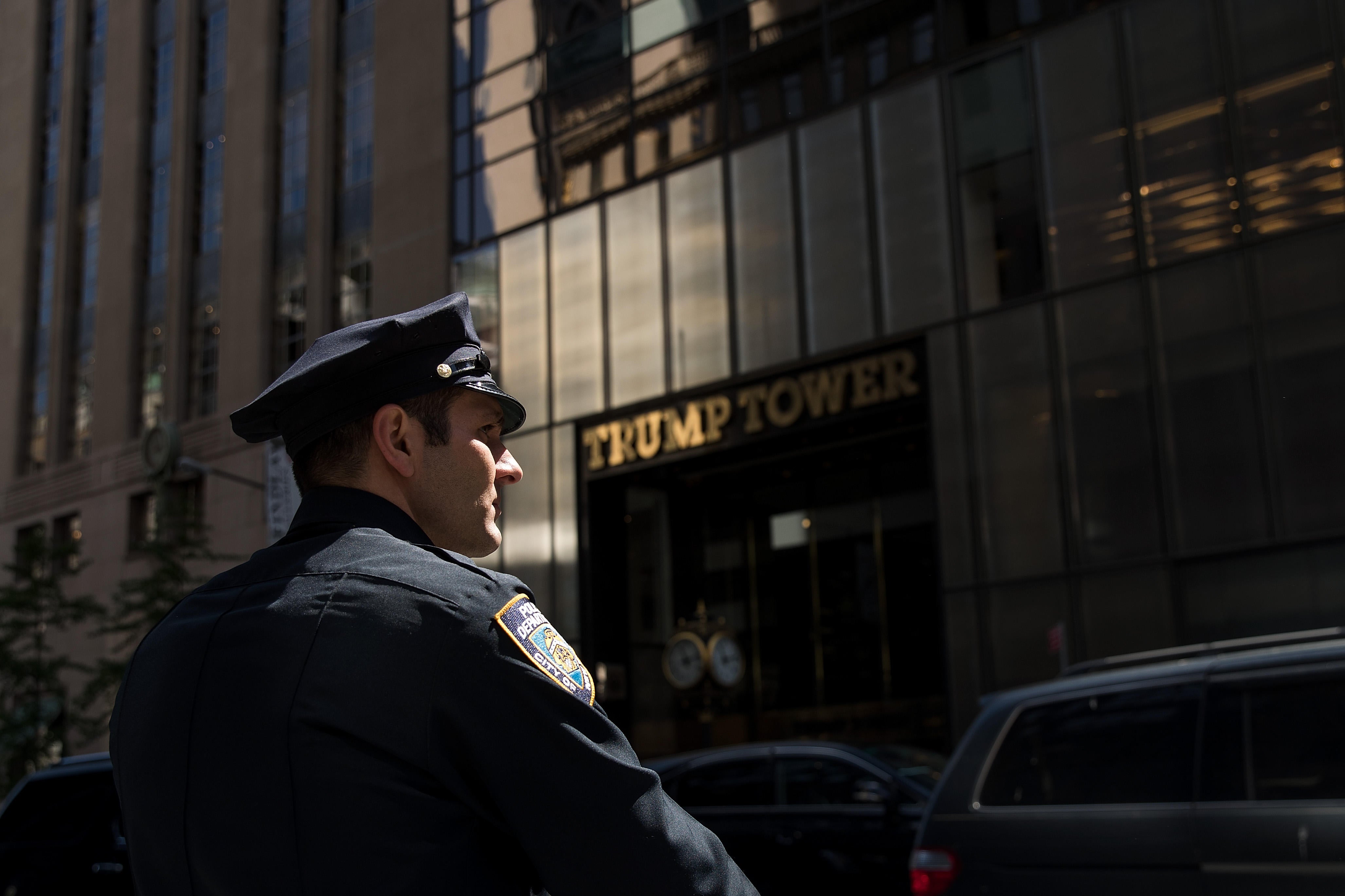 Lease dispute sends Secret Service out of Trump Tower - CBS News